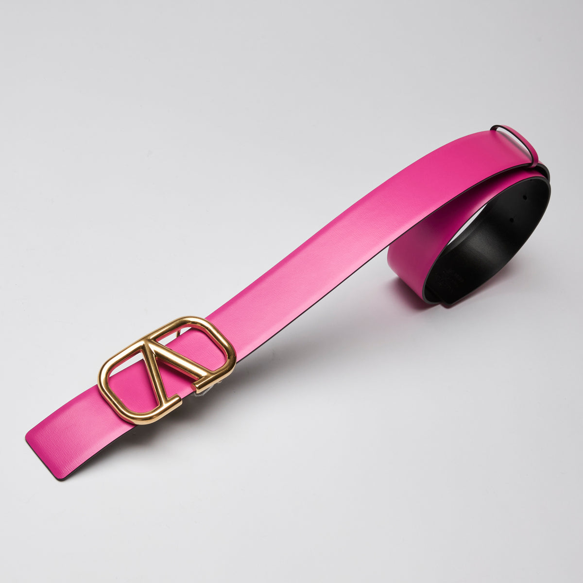 Valentino Pink Leather Belt with Gold Logo – Luxury Finds Consignment