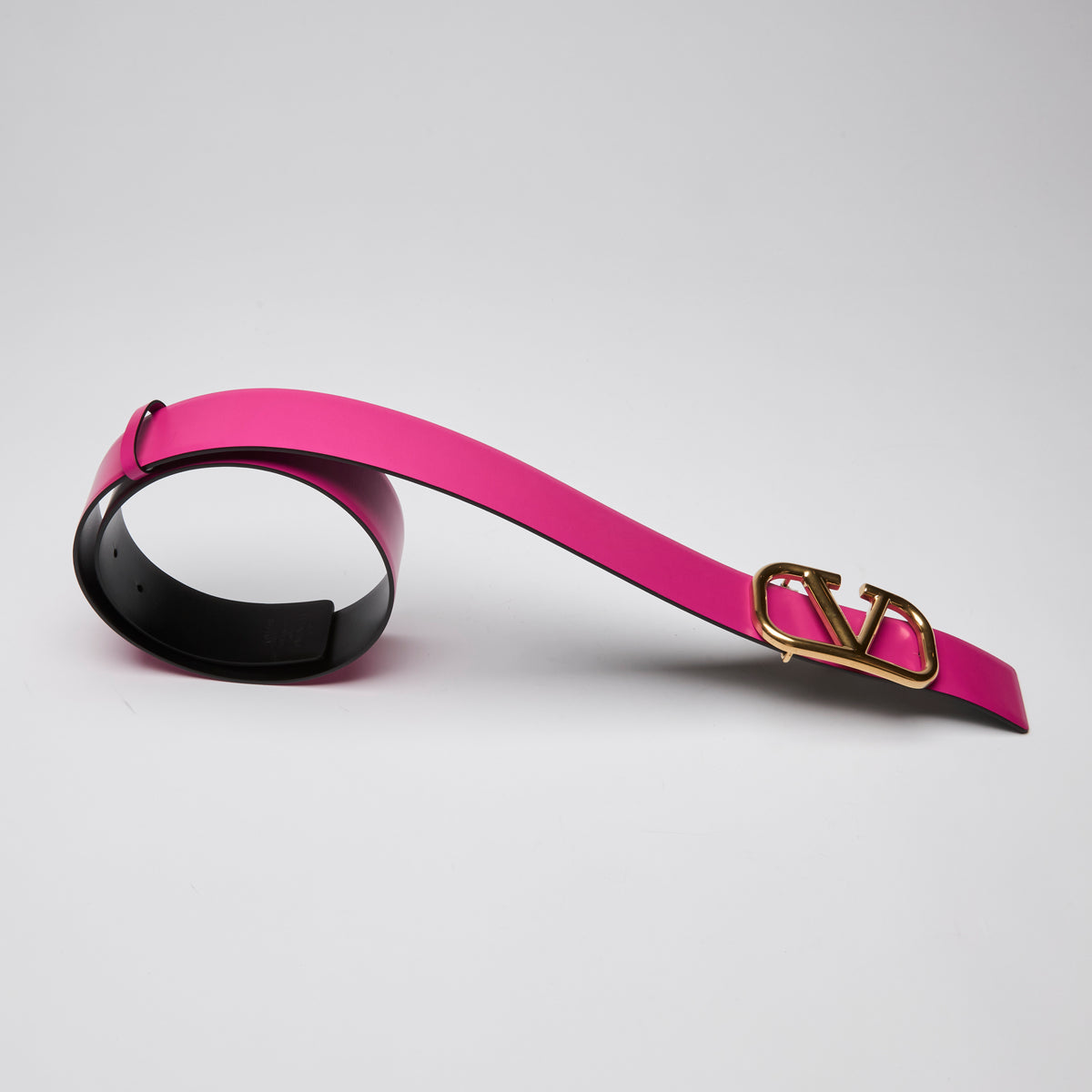 Valentino Pink Leather Belt with Gold Logo – Luxury Finds Consignment